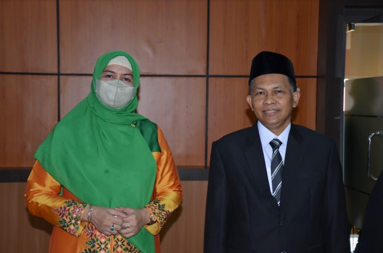 Rektor UNTAN Lantik Dr Slamet Widodo sebagai Dekan Fakultas Teknik dan ...
